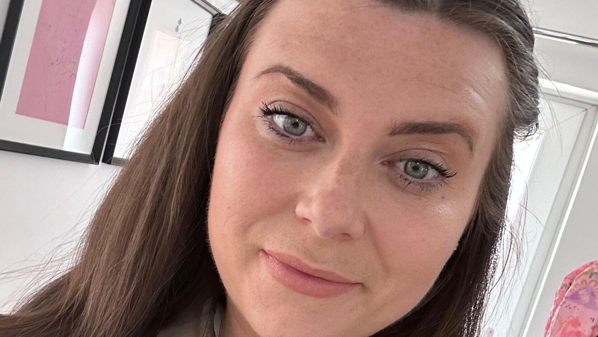 Worsley’s Rachel Handley to run 10k for blood cancer research after mum ...